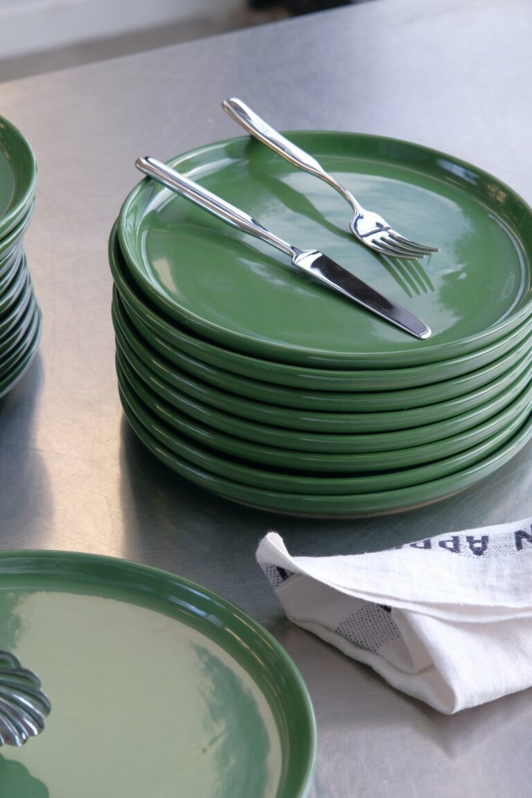 39 Dinner Plates To Help You Set the Table, No Matter How Indecisive ...