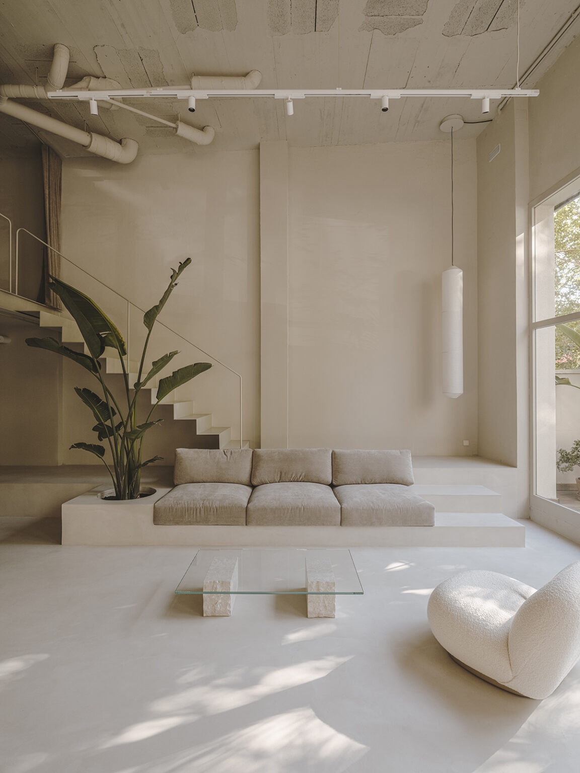 Barcelona's Go-To Interior Designer for Turning Your Office Into an ...