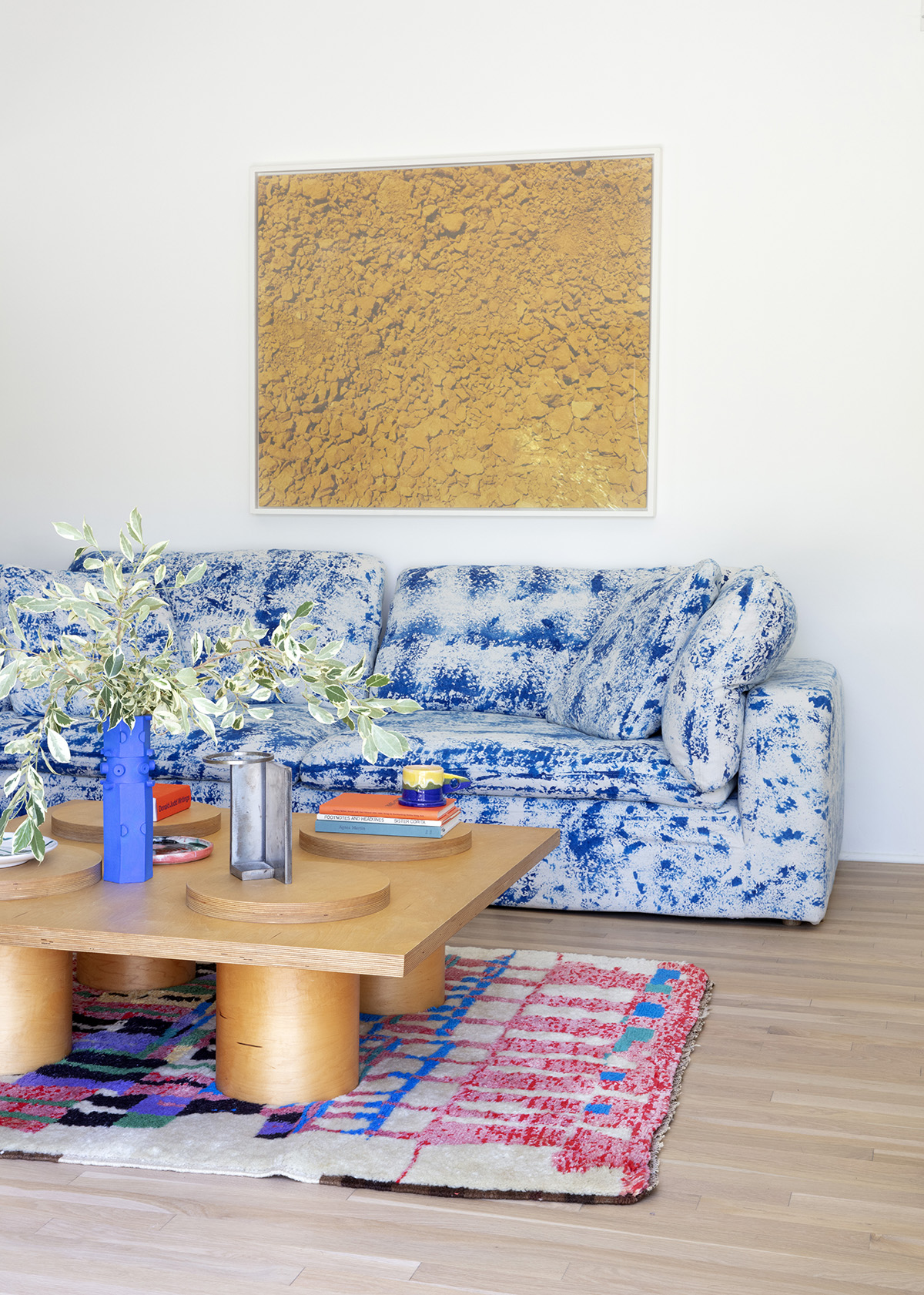 Kathryn Bentley Hand-Painted Her Restoration Hardware Sofa, and So Can ...