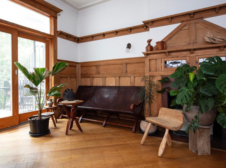 A 1920s Brooklyn Brownstone Offers the Perfect Backdrop for Kim ...