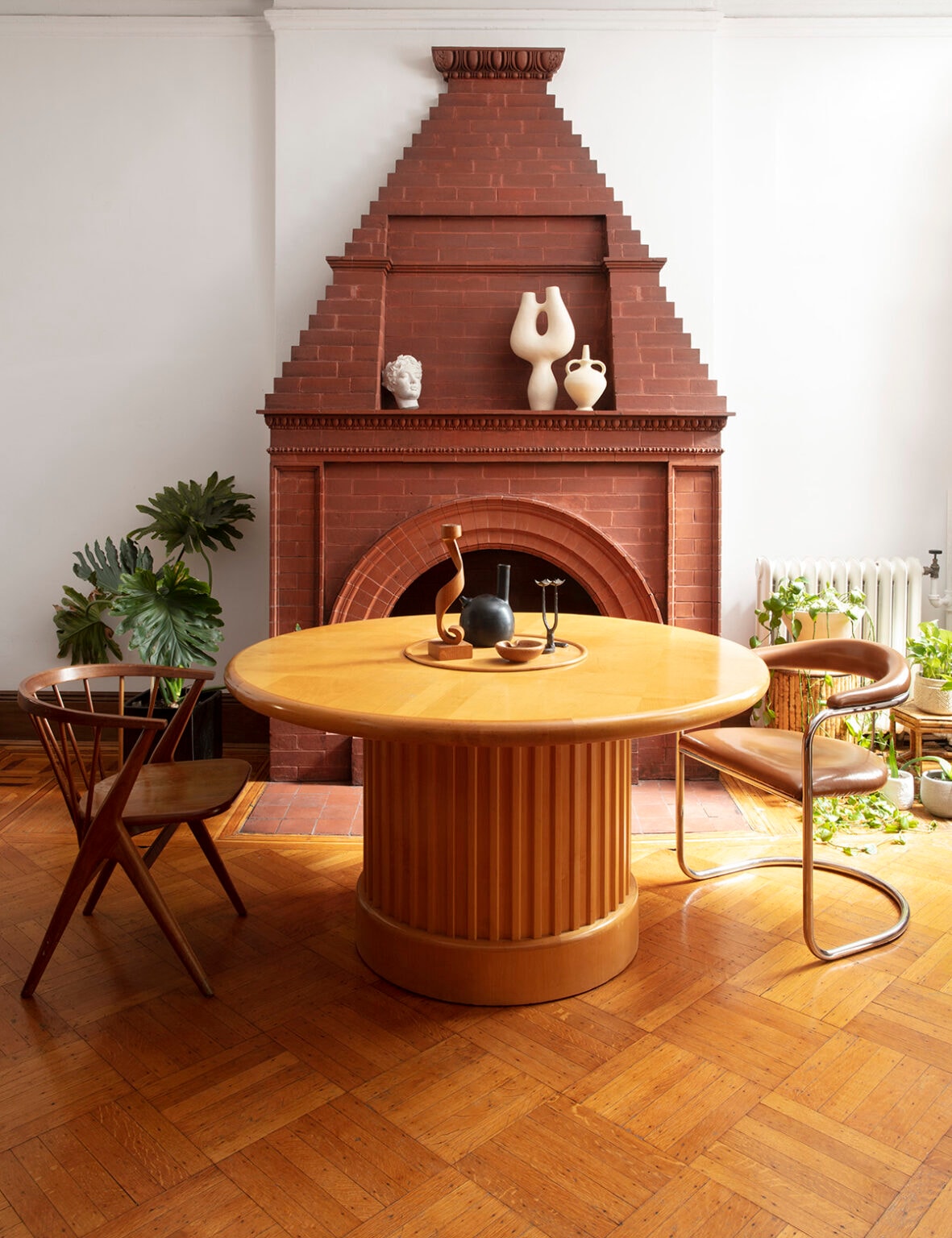 A 1920s Brooklyn Brownstone Offers the Perfect Backdrop for Kim ...