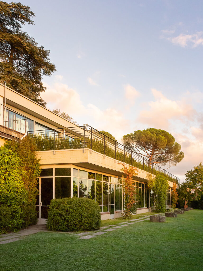 Saba's New Collection, Photographed in a Greenery-Filled Italian Villa ...