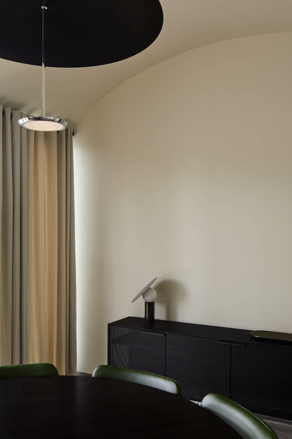 The Moody Textures — and Glass Blocks — of This California Restaurant ...