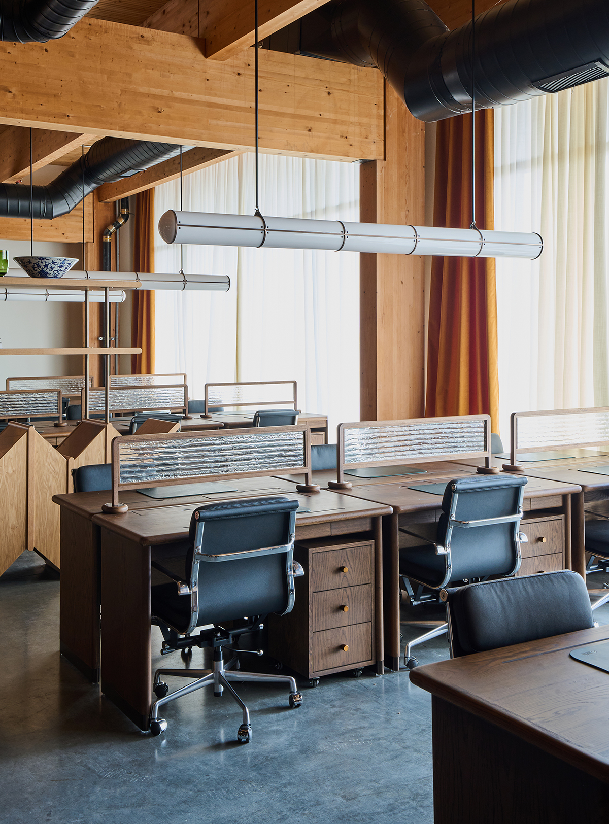 The Malin Opens a Moody, Textured, Pine-Accented Location in Nashville ...