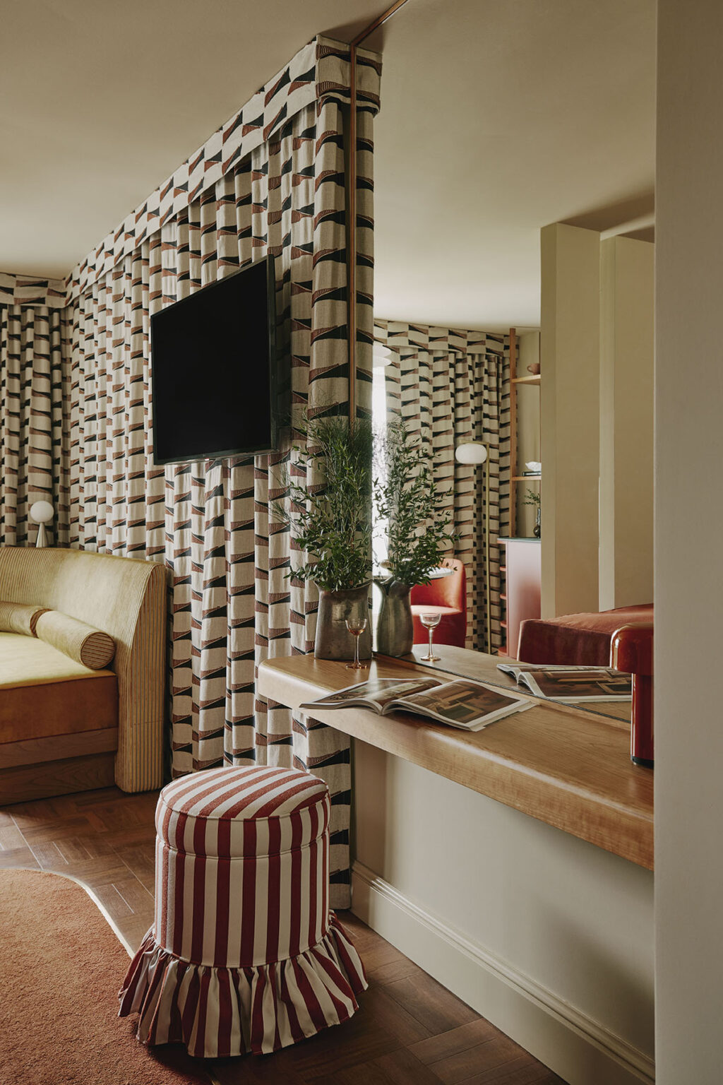 Steal This Tip: Rich Velvet Curtains to Give Your Interior a Boudoir ...