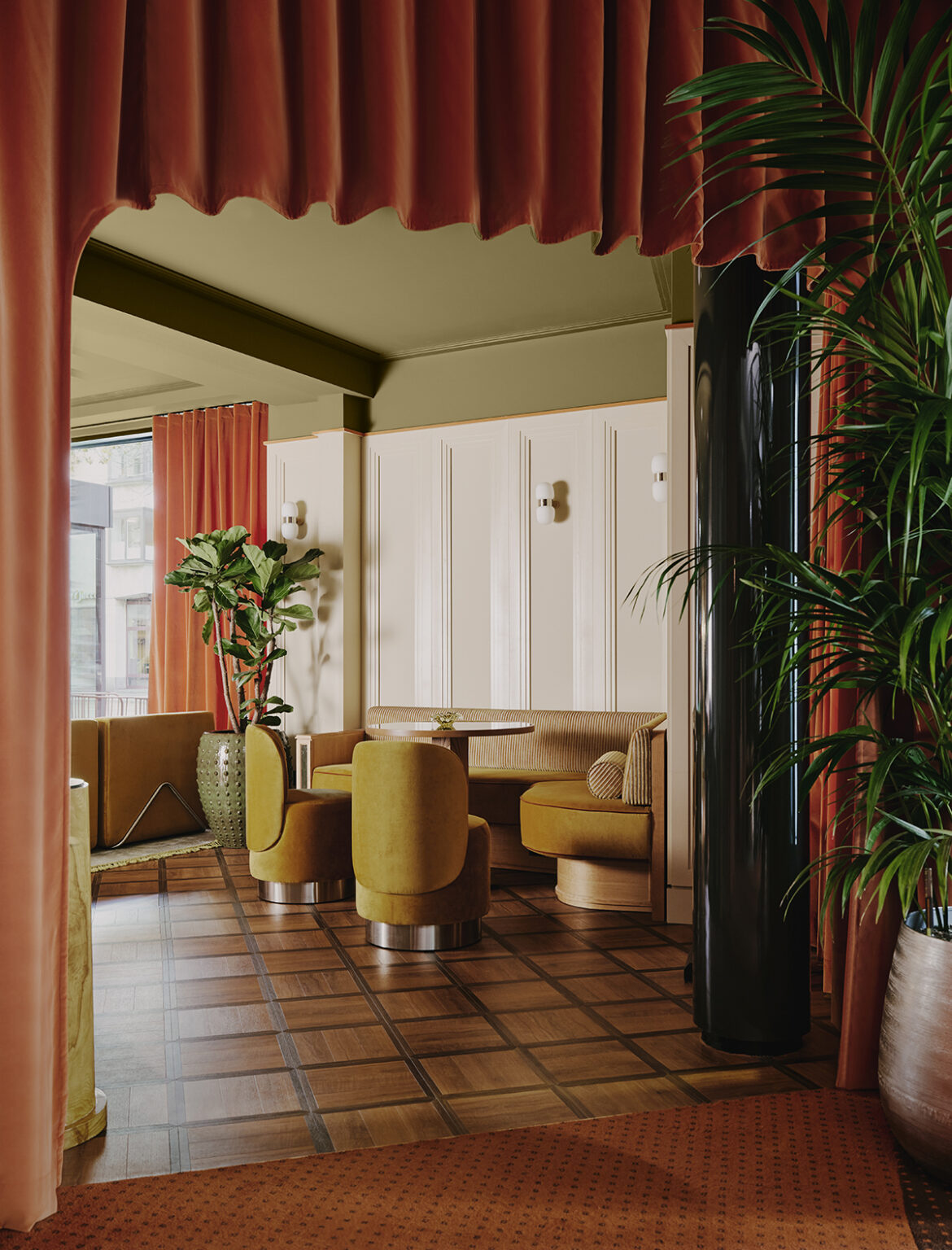 Steal This Tip: Rich Velvet Curtains to Give Your Interior a Boudoir ...