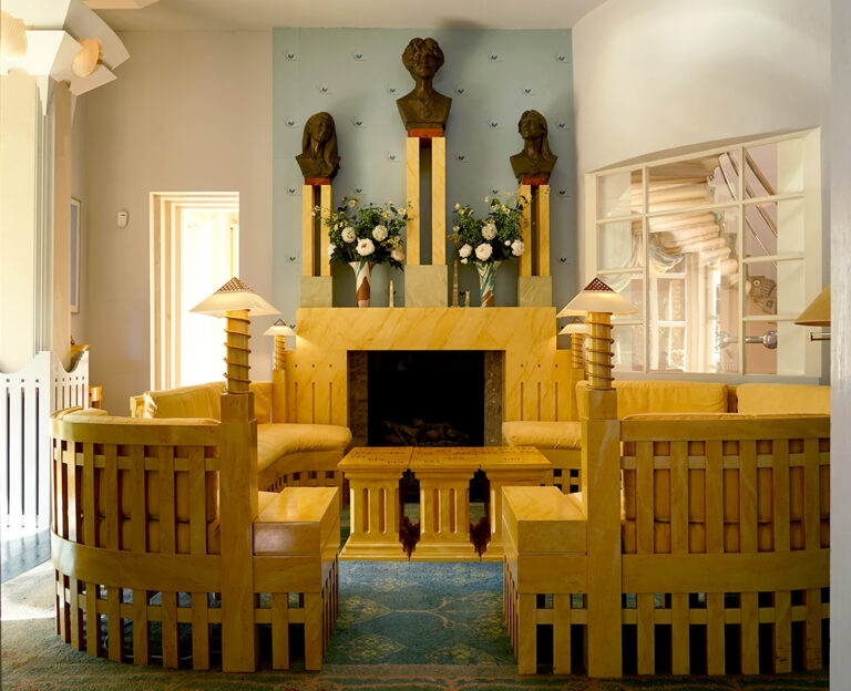 A Tour Through the London Architectural Marvel The Cosmic House ...