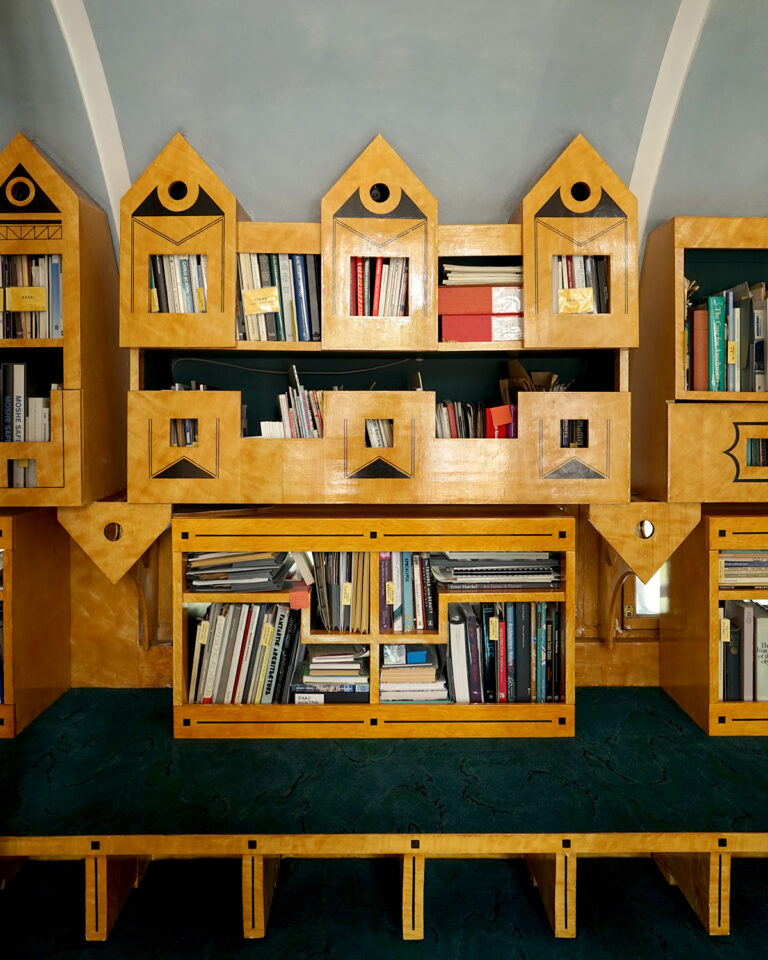 A Tour Through the London Architectural Marvel The Cosmic House ...