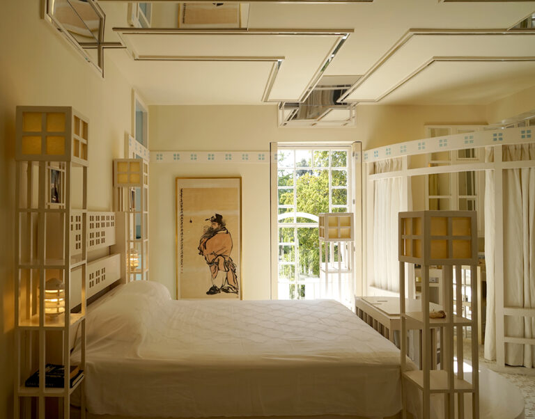 A Tour Through the London Architectural Marvel The Cosmic House ...