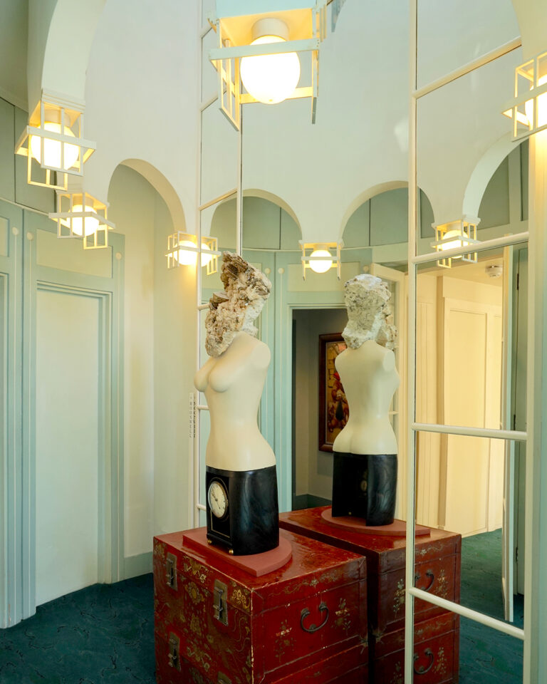 A Tour Through the London Architectural Marvel The Cosmic House ...