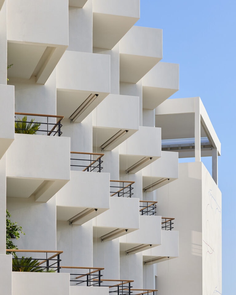 Mid-Century Seaside Glamour Meets Contemporary Design at the New Ace ...